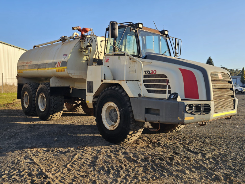 LOT 40 - Moxy Water cart - Terex 30,000L | AuctionsPlus