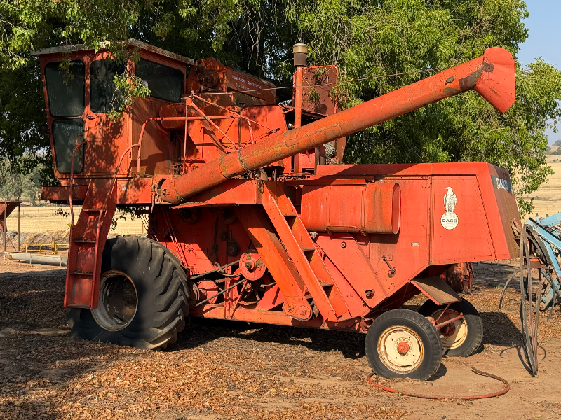Lot 101 - Case 1060 Header + Front | AuctionsPlus