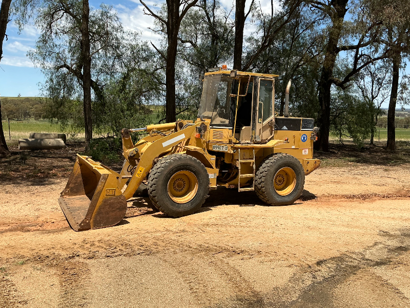 Lot 12 - Cat 924F Loader | AuctionsPlus