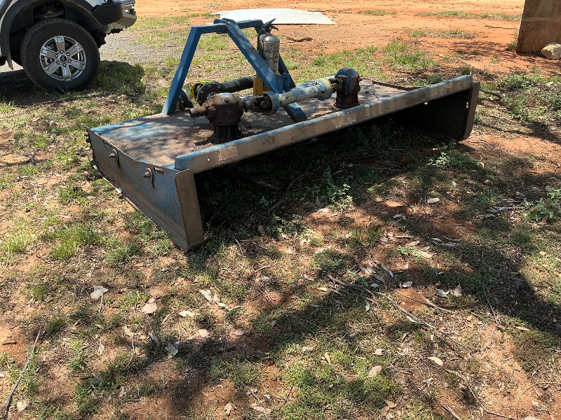 Lot 86 - Chris grow 8ft slasher | AuctionsPlus