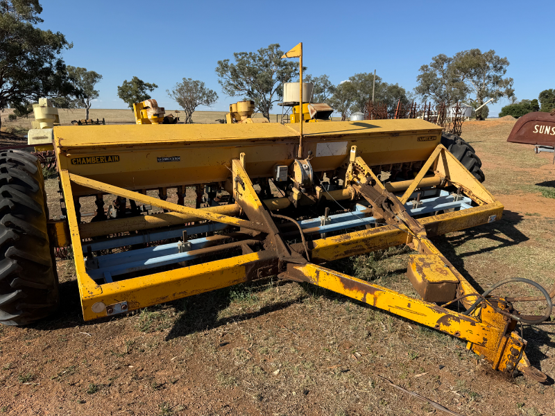 Lot 304 - Chamberlain Combine | AuctionsPlus