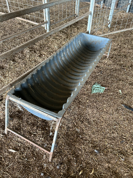 Lot 119 - Poly Grain Trough | AuctionsPlus