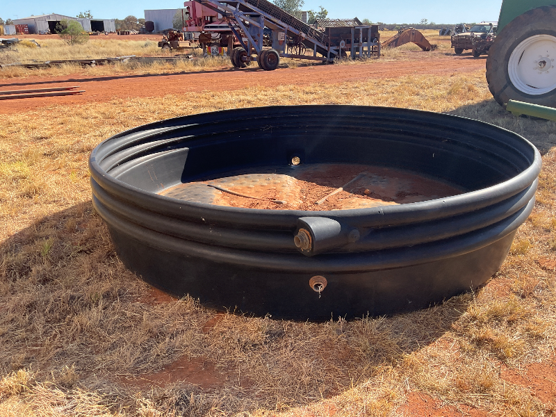 BLACK ROUND TROUGH | AuctionsPlus