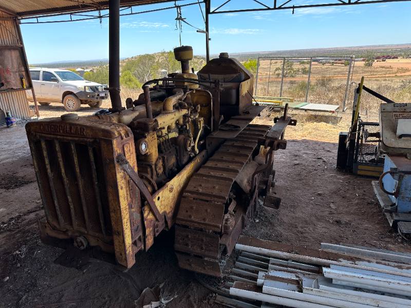 Lot 21 - D2 Dozer CAT | AuctionsPlus