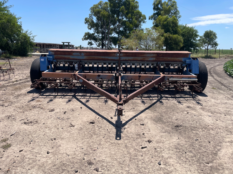 Lot 7 - Napier Trash Seeder, 28 run, seed and fertiliser boxes ...