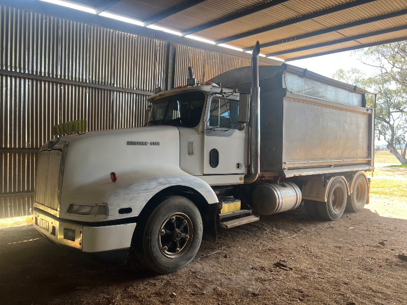 Lot 70 - WESTERN STAR TIPPER | AuctionsPlus