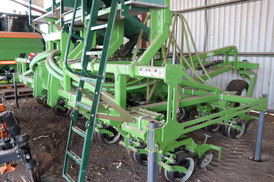 Lot 145 - Boss double disc planter, 6M, 3PL | AuctionsPlus
