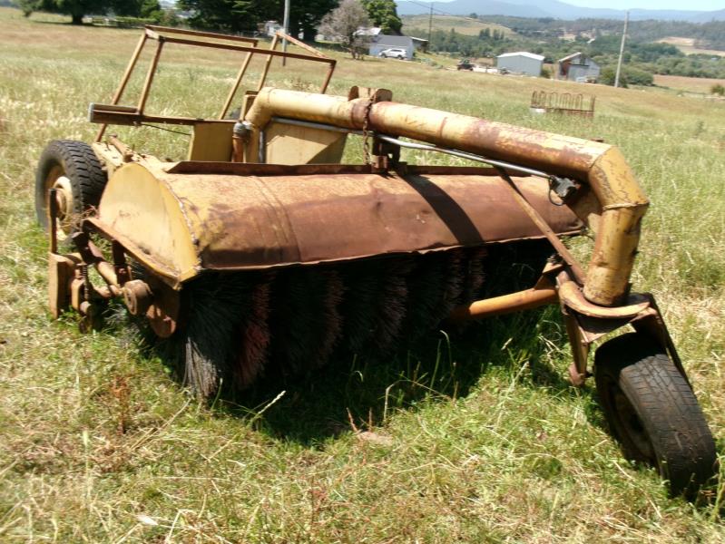 Lot 94 - Trailing Street Sweeper - needs repairs | AuctionsPlus