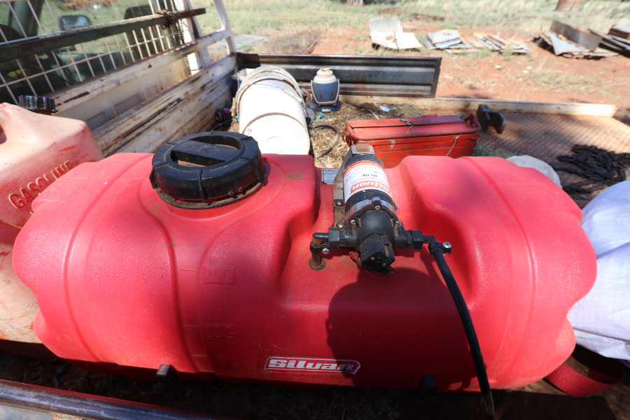 Silvan 100L spray tank with electric pump | AuctionsPlus