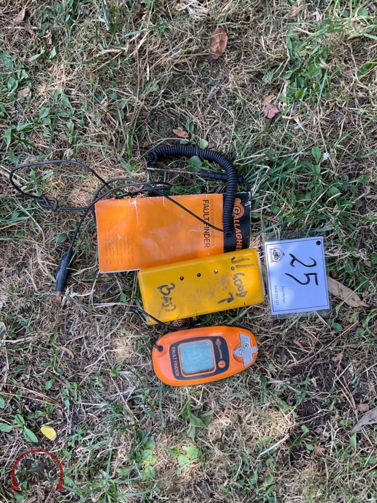 Lot 25 - Gallagher Fault Finder and Manual | AuctionsPlus