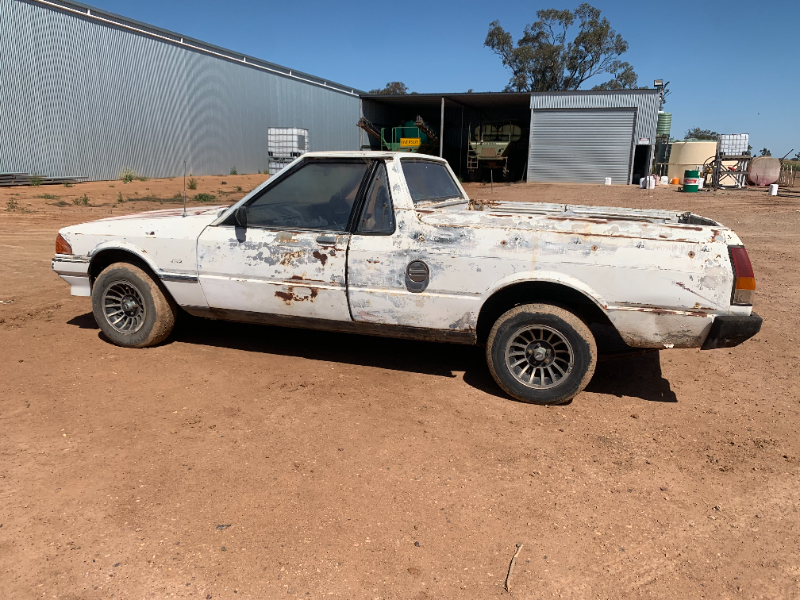 Lot 8 - Ute Ford XE | AuctionsPlus