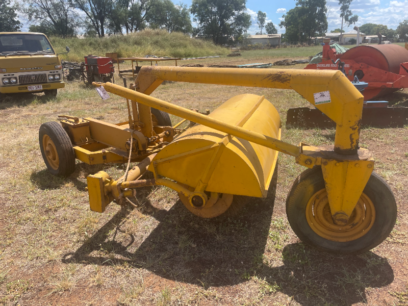 Lot 26 - Tow behind sweeper , Pacific Ace Equipment, Model 34TD ...
