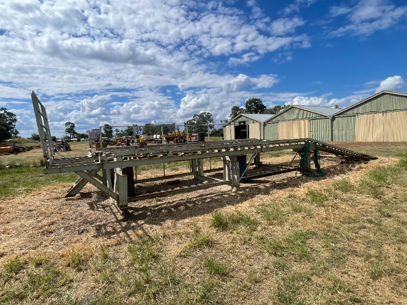 Lot 39 - Elevated Heavy Steel Inspection Platform with Ramps | AuctionsPlus
