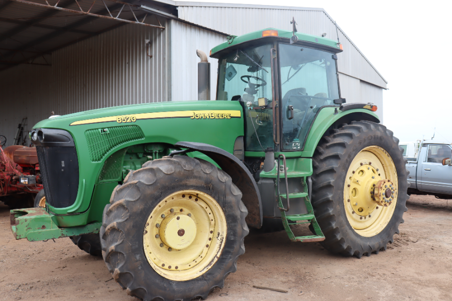 Lot 200 - John Deere 8520 Tractor | AuctionsPlus