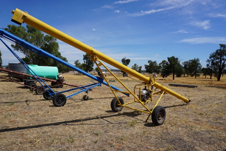 Yellow auger 30ft 8 inch (Honda 390 motor) | AuctionsPlus