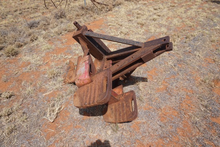 Lot 48 - 3pl Ripper | AuctionsPlus