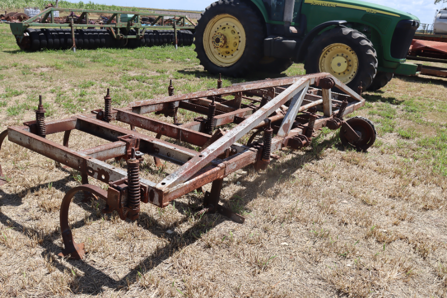 Lot 201 - 16' Graham Hoeme chisel plow, 16 tyne, 3PL | AuctionsPlus