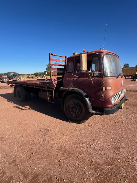 Lot 84 - Bedford V8 Truck | AuctionsPlus