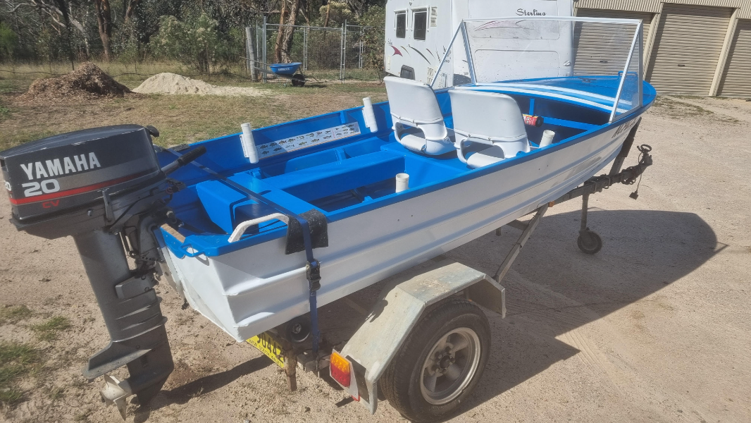 Lot 105 - De Havilland 3.7m Aluminium Runabout | AuctionsPlus