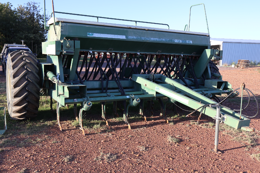 Lot 2 - John Shearer Combine | AuctionsPlus