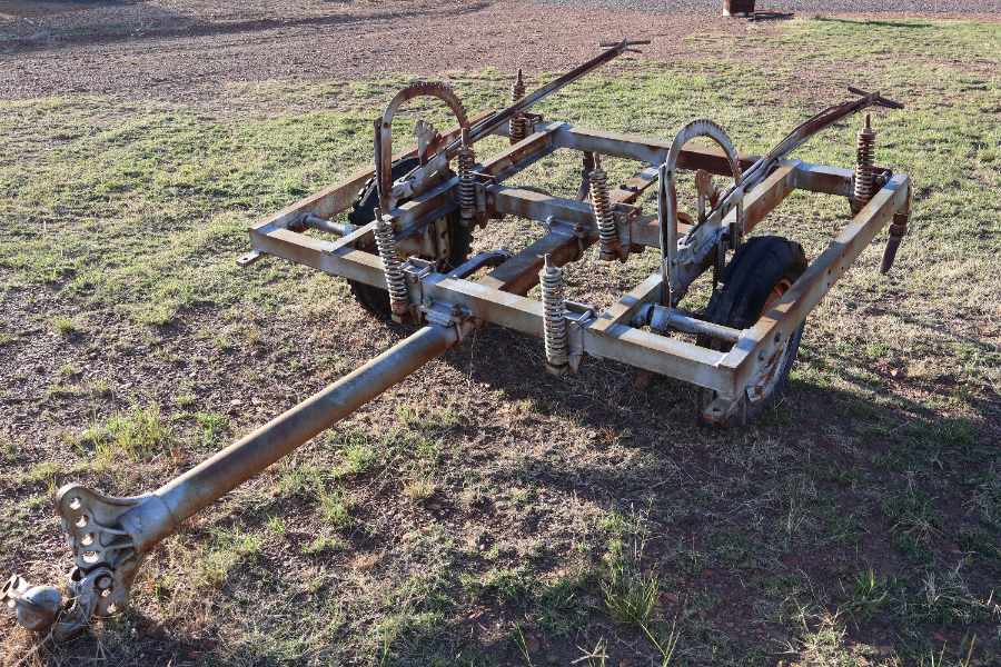 Lot 8 - Yomans 6 Tyne Chisel Plough | AuctionsPlus