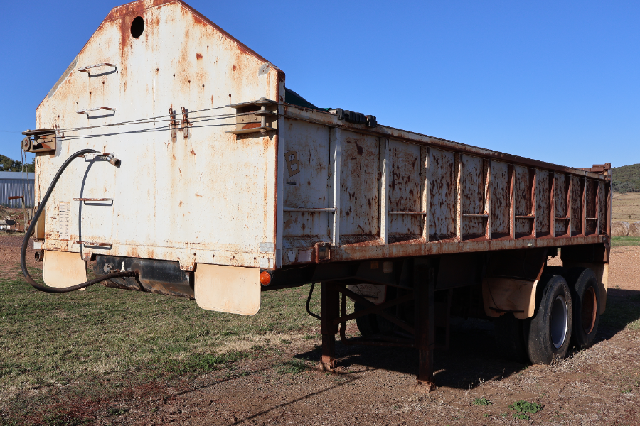 Lot 29 - Franks Truck Bodies Tipper Trailer | AuctionsPlus
