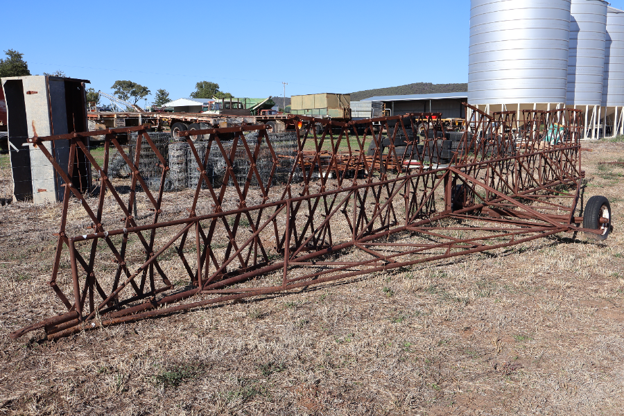 Lot 50 - 10 Leaf Fire Harrows | AuctionsPlus