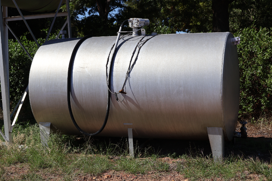 Lot 64 - Approx. 2000L Fuel Tank & Pump | AuctionsPlus