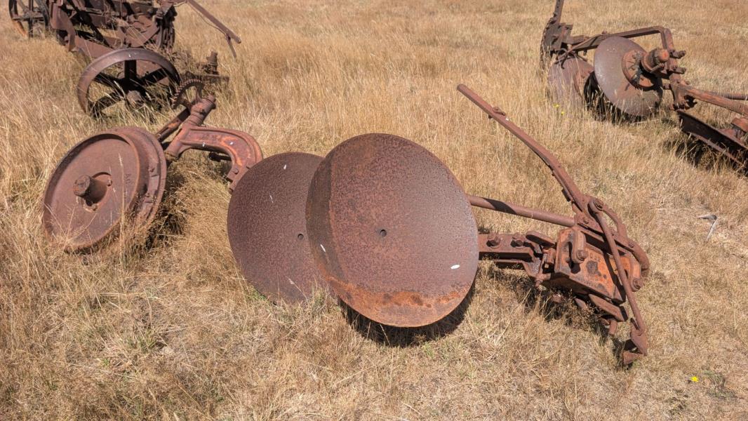 Harvey Semi Mounted 2 Furrow Disc Plough | AuctionsPlus