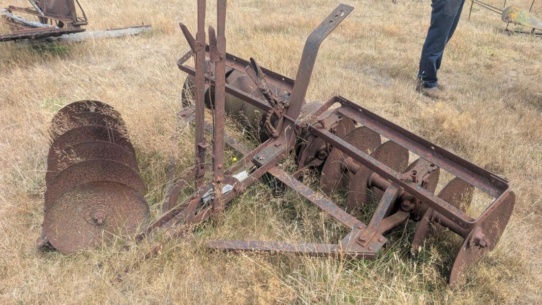 Lot 123 - Disc Plough Parts | AuctionsPlus