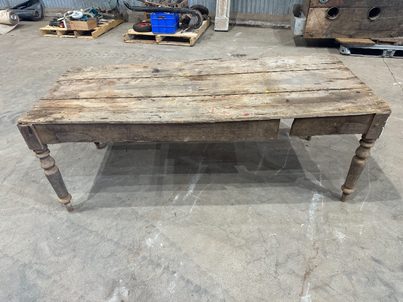 lot 238 - Table | AuctionsPlus