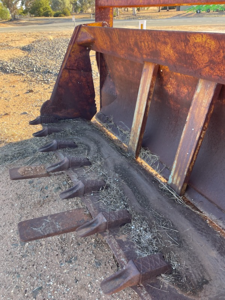 lot 341 - Loader | AuctionsPlus