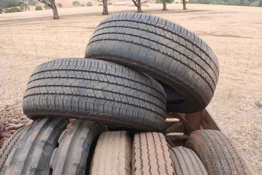 Pallet of tyres | AuctionsPlus