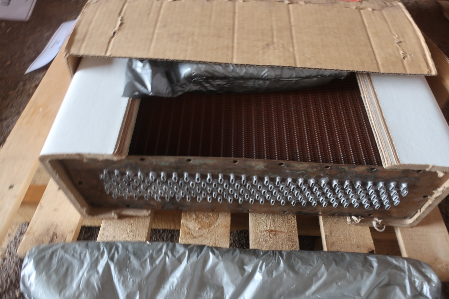 Lot 115 - Pallet with new radiator core | AuctionsPlus