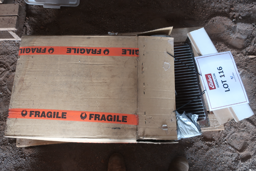 Lot 116 - Pallet with new radiator core | AuctionsPlus