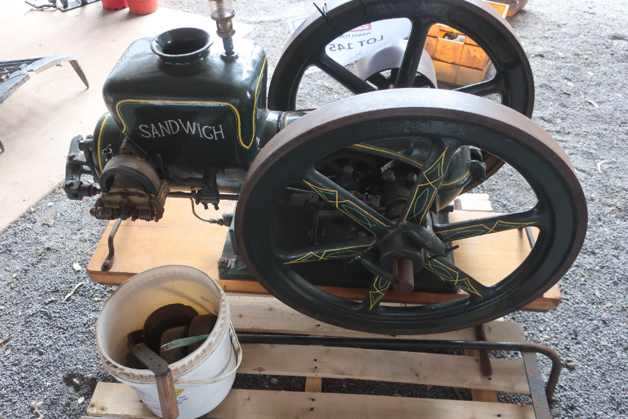 Restored Sandwich engine | AuctionsPlus