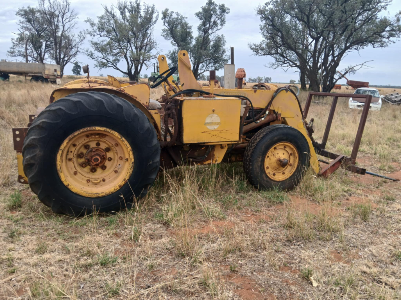 Lot 7 - CHAMBERLAIN 9G INDUSTRIAL TRACTOR - PERKINS 4270 - SPIKE ...