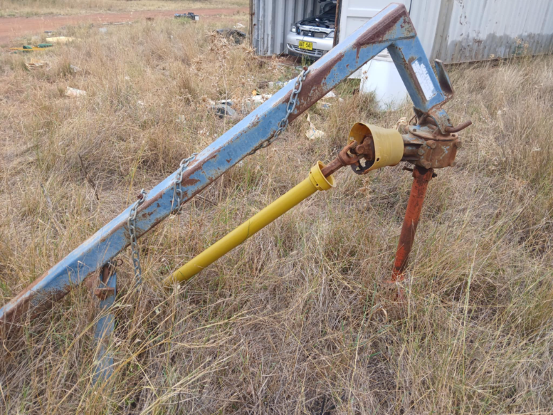 Lot 16 - BERENDS POST HOLE DIGGER | AuctionsPlus