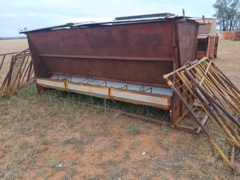 Lot 37 - CATTLE FEEDER | AuctionsPlus