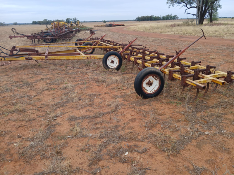 Lot 48 - KENT HYDRA CULTIVATOR 33FT | AuctionsPlus