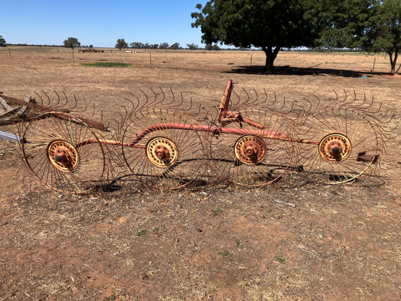 Lot 77 - Vicon 4 Wheel Hay Rake | AuctionsPlus