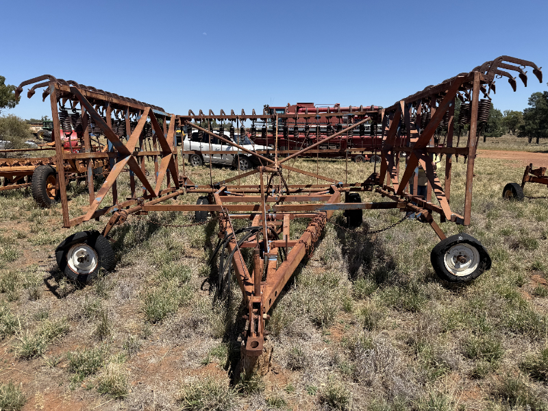 Lot 34 - Dump Rake | AuctionsPlus