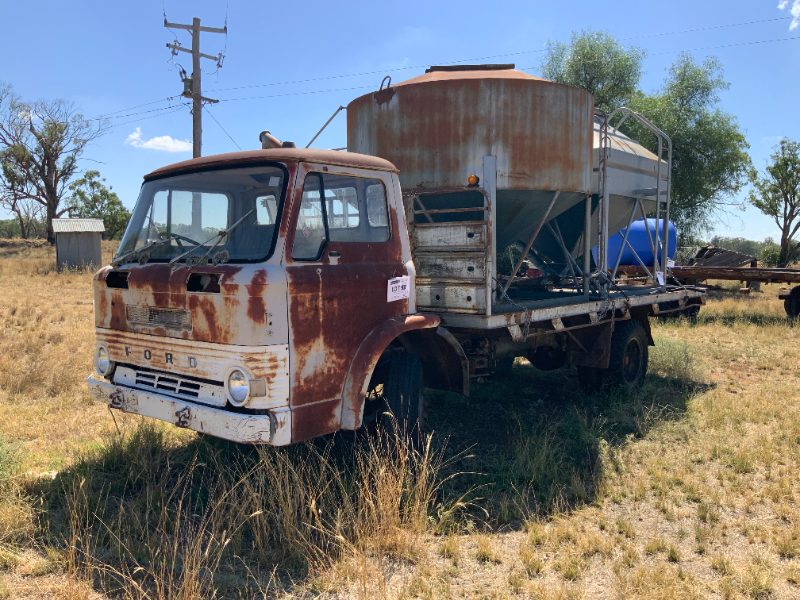 LOT 61 - Ford Table Top Truck. | AuctionsPlus