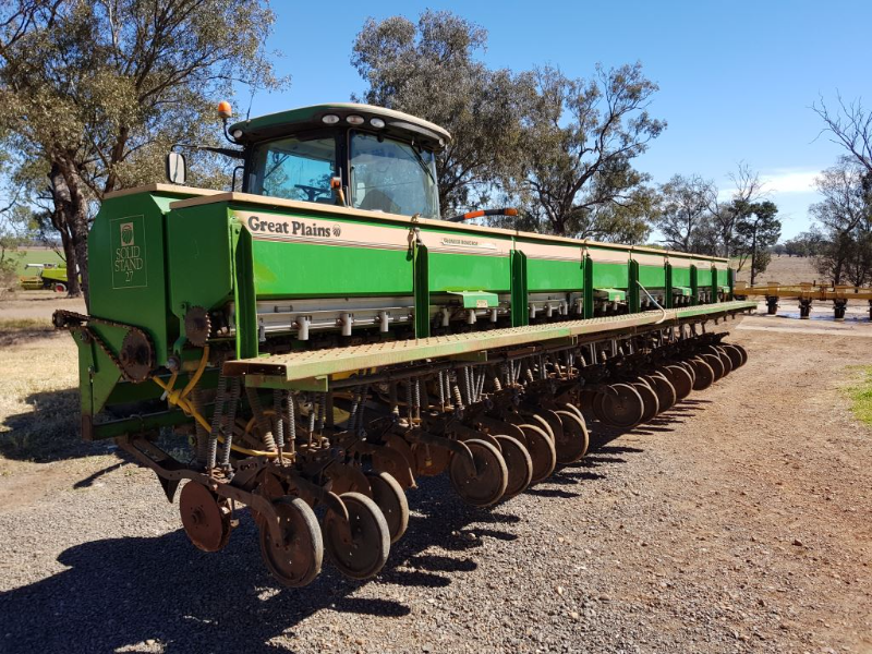 Lot 10 - 1989 Great Plains Double Disc Planter | AuctionsPlus