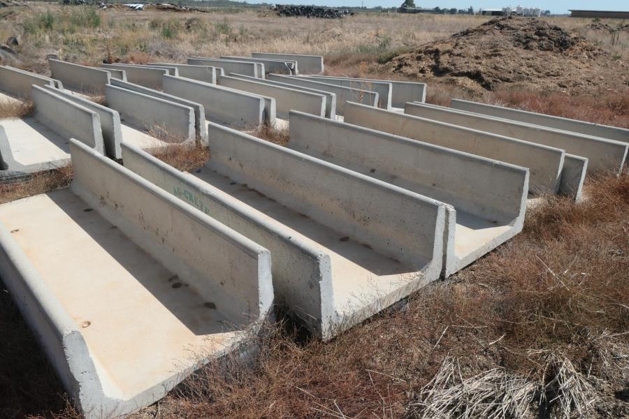Lot 53 - Concrete Feed Troughs x 6 | AuctionsPlus