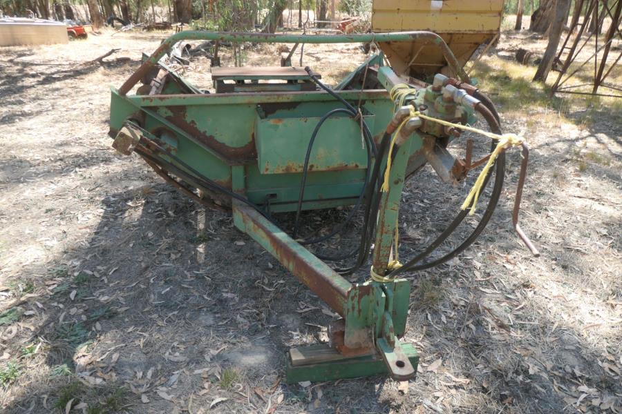 Lot 43 - Round Bale Feed out Machine | AuctionsPlus
