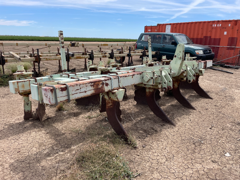 Lot 45 - Orthman 4 row disc ripper | AuctionsPlus