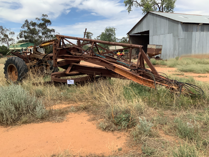 LOT 8 - Farm Grader. | AuctionsPlus