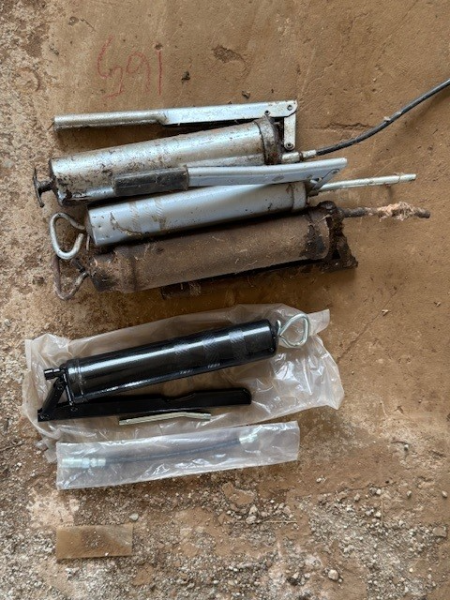 Lot 165 - Grease Guns | AuctionsPlus