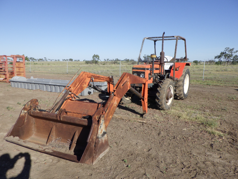 ZETOR 7245 TRACTOR WITH LOADER & POST HOLE DIGGER | AuctionsPlus